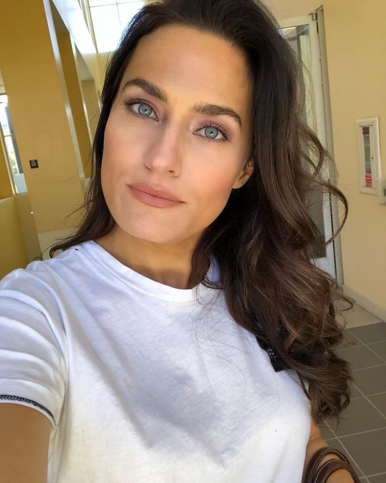 Caitlin Leahy - Biography, Height & Life Story | Super Stars Bio