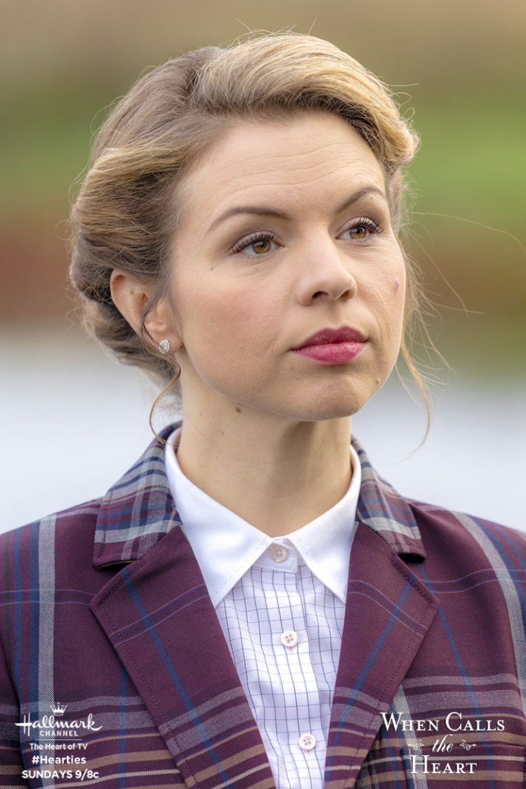 Ali Liebert - Biography, Height & Life Story | Super Stars Bio