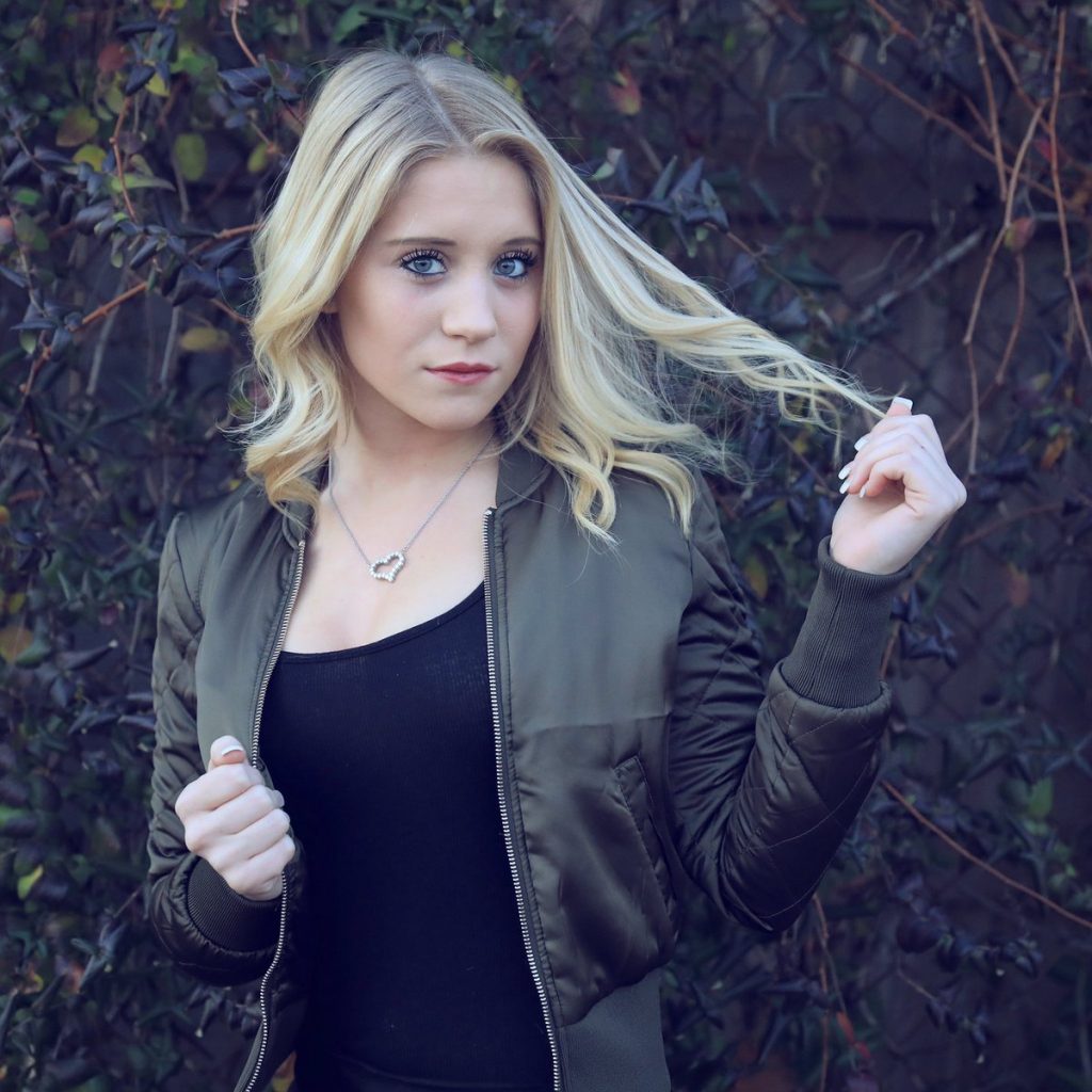 Elizabeth Wurst - Biography, Height & Life Story | Super Stars Bio