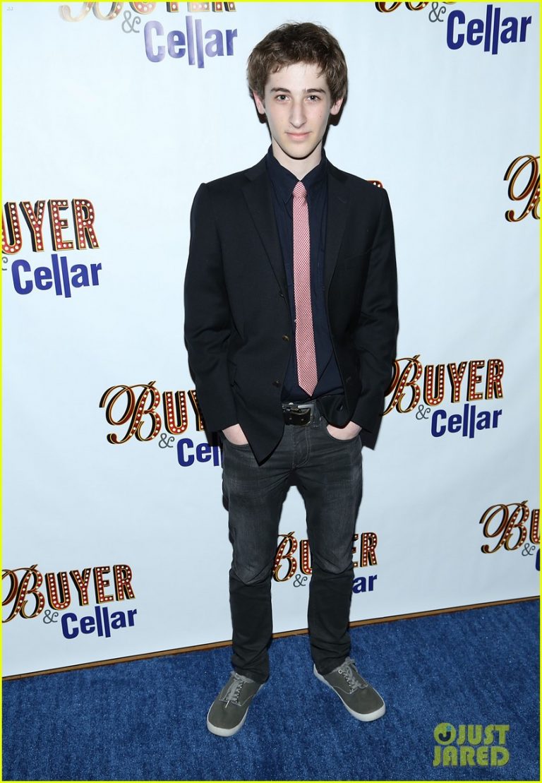 Noah Robbins - Biography, Height & Life Story | Super Stars Bio