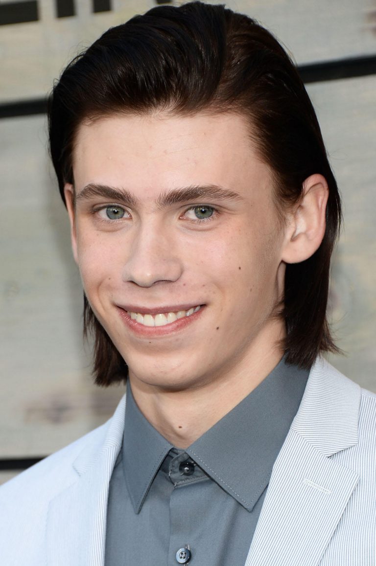 Owen Teague - Biography, Height & Life Story | Super Stars Bio