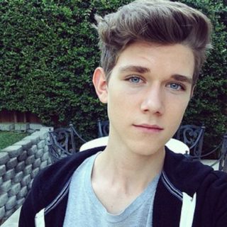 Devan Key - Biography, Height & Life Story | Super Stars Bio