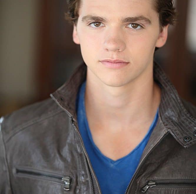 Joel Courtney - Biography, Height & Life Story | Super Stars Bio