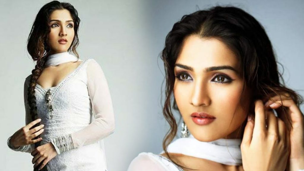 Tina Ahuja - Biography, Height & Life Story | Super Stars Bio