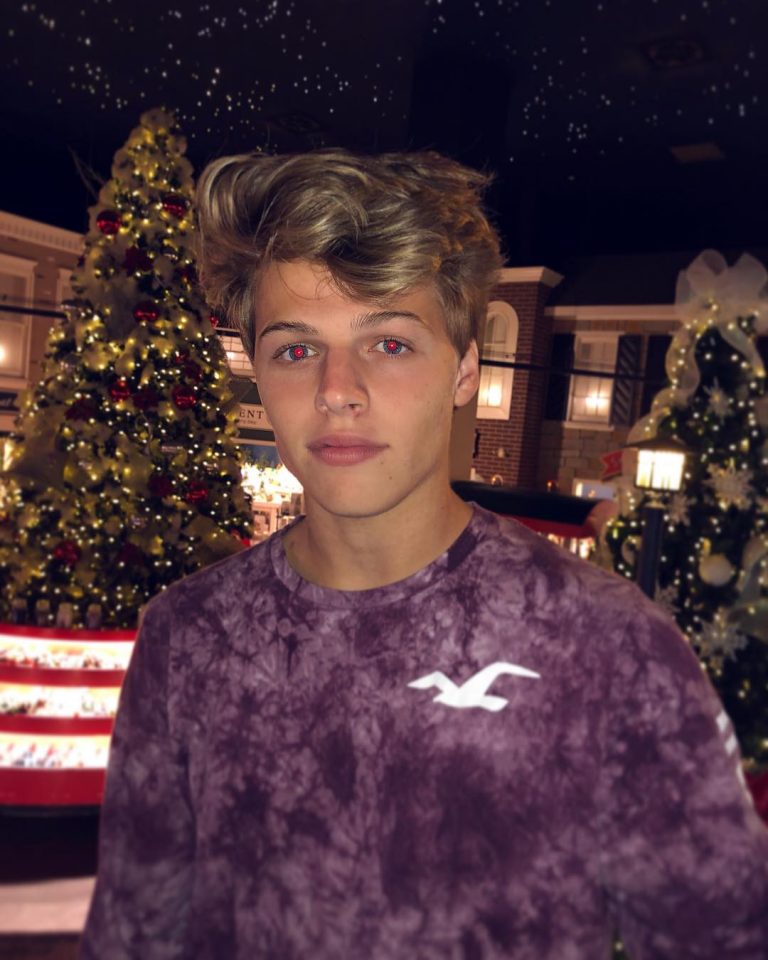 Sam Dezz - Biography, Height & Life Story | Super Stars Bio