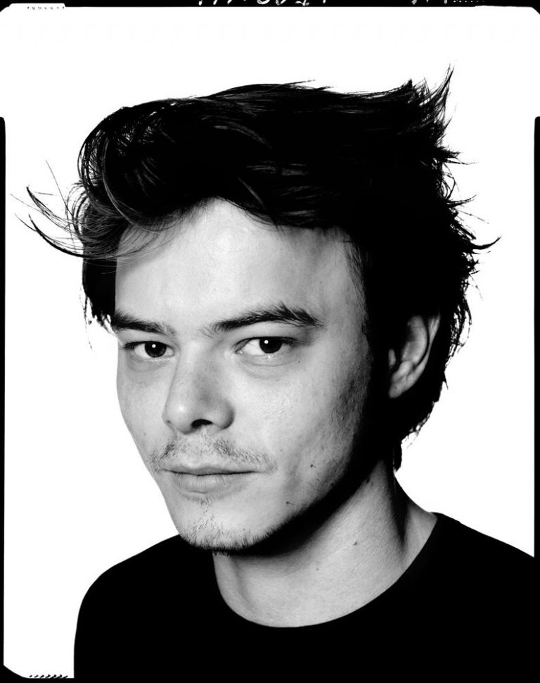 Charlie Heaton - Biography, Height & Life Story | Super Stars Bio