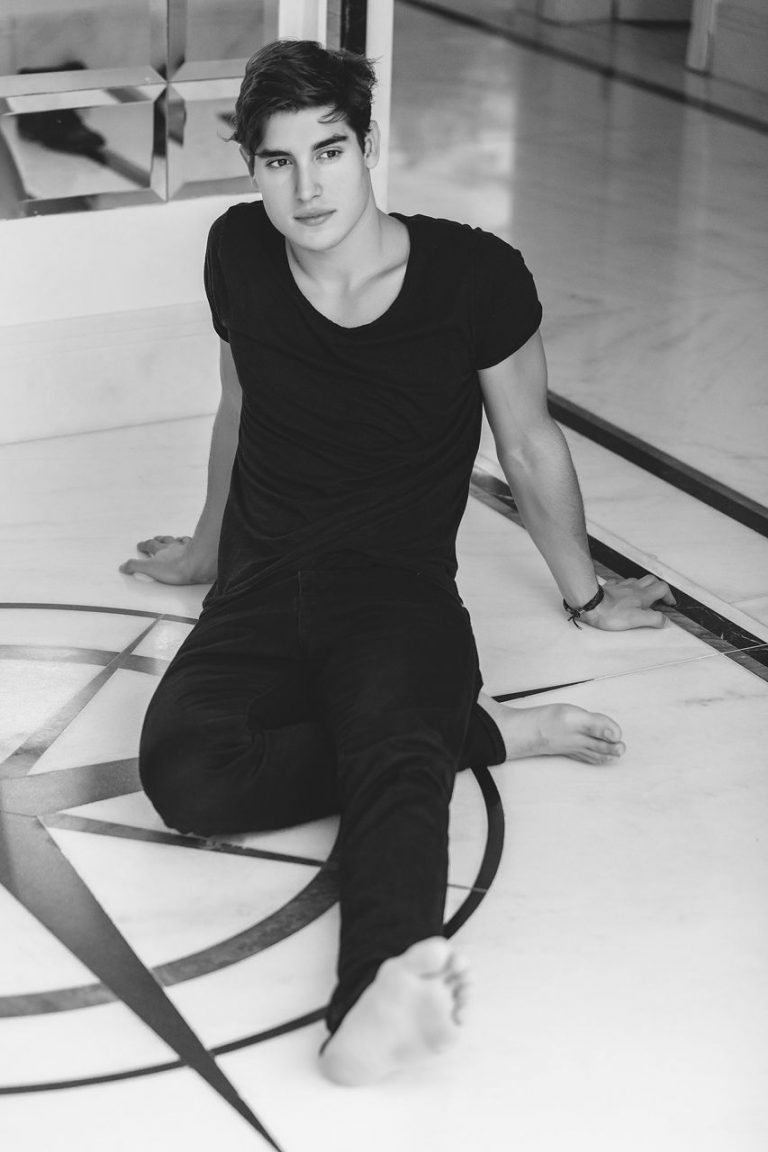 Henry Zaga - Biography, Height & Life Story | Super Stars Bio