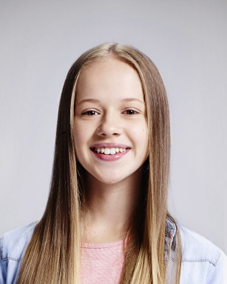 Holly Barrett - Biography, Height & Life Story | Super Stars Bio