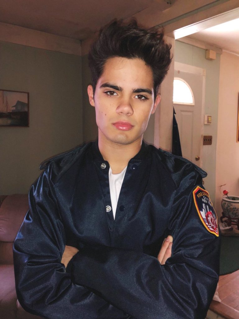 Emery Kelly - Biography, Height & Life Story | Super Stars Bio