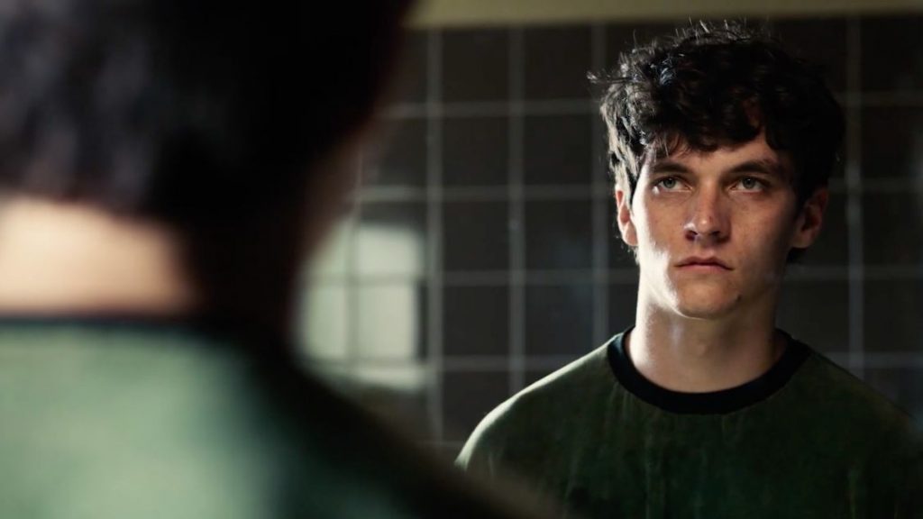 Fionn Whitehead - Biography, Height & Life Story | Super Stars Bio