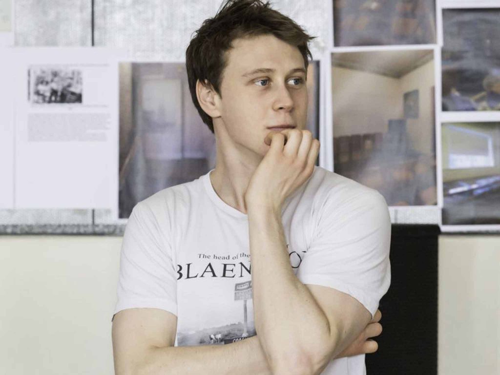 George MacKay - Biography, Height & Life Story | Super Stars Bio