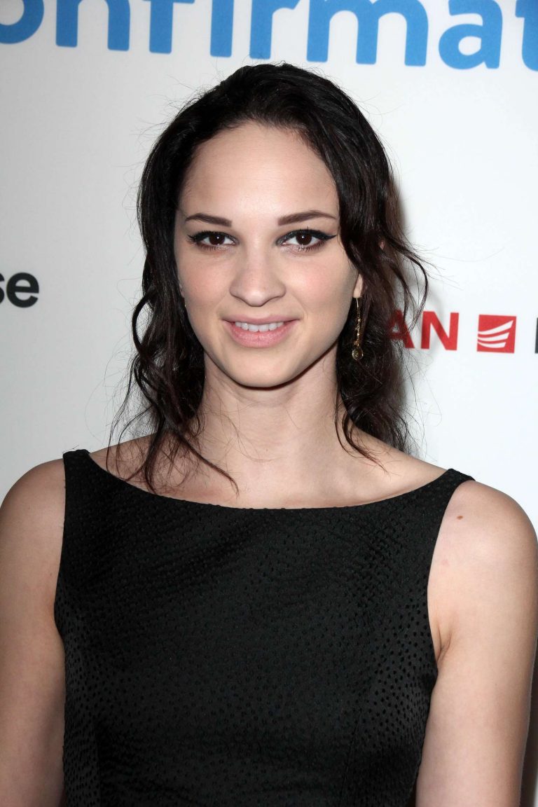 Ruby Modine - Biography, Height & Life Story | Super Stars Bio