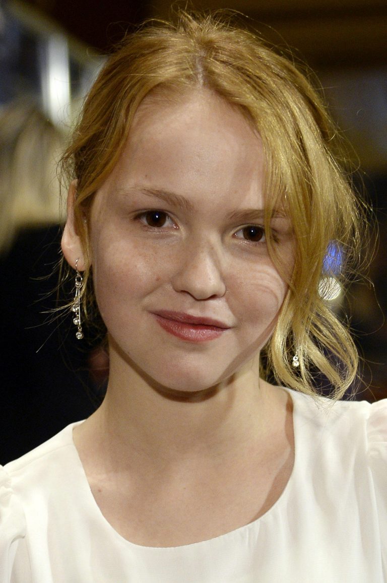 Talitha Bateman - Biography, Height & Life Story | Super Stars Bio