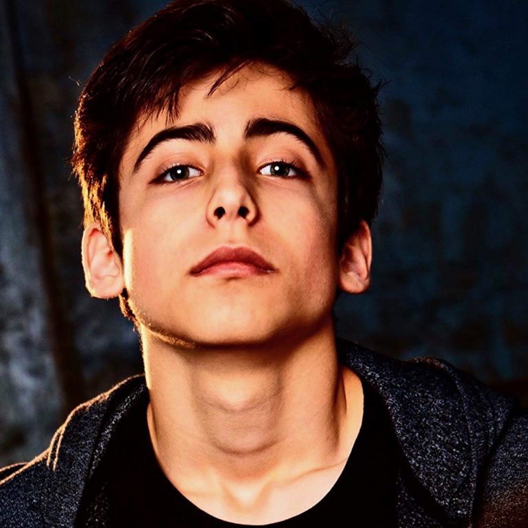 Aidan Gallagher - Biography, Height & Life Story | Super Stars Bio