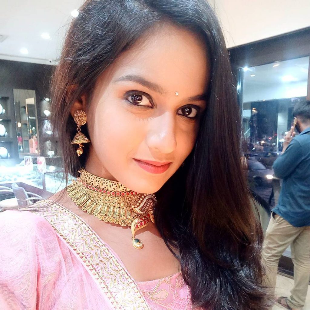 Shivani Baokar - Biography, Height & Life Story | Super Stars Bio