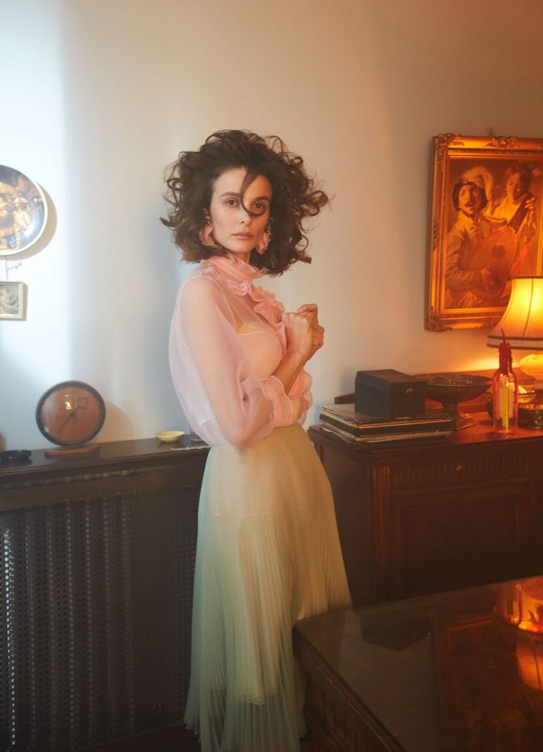 Busra Develi - Biography, Height & Life Story | Super Stars Bio