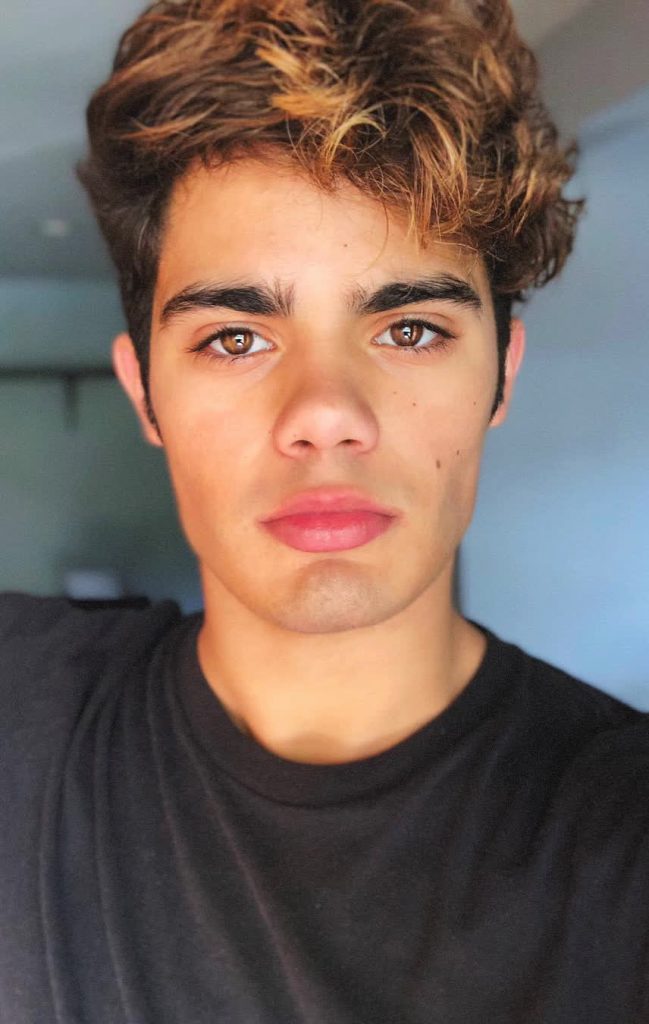 Emery Kelly - Biography, Height & Life Story | Super Stars Bio