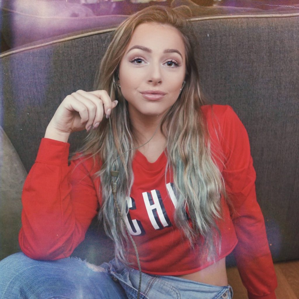 Emma Heesters - Biography, Height & Life Story | Super Stars Bio