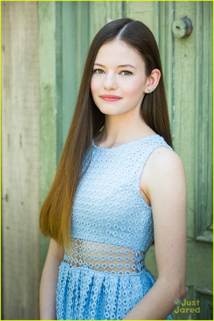 Mackenzie Foy - Biography, Height & Life Story | Super Stars Bio