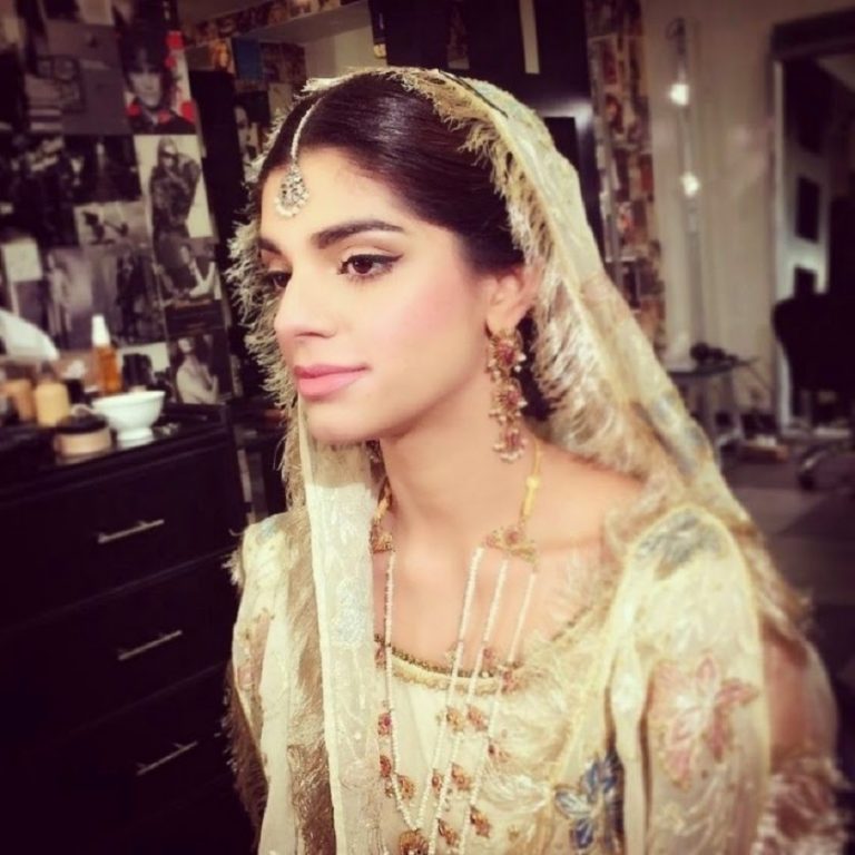 Sanam Saeed - Biography, Height & Life Story | Super Stars Bio