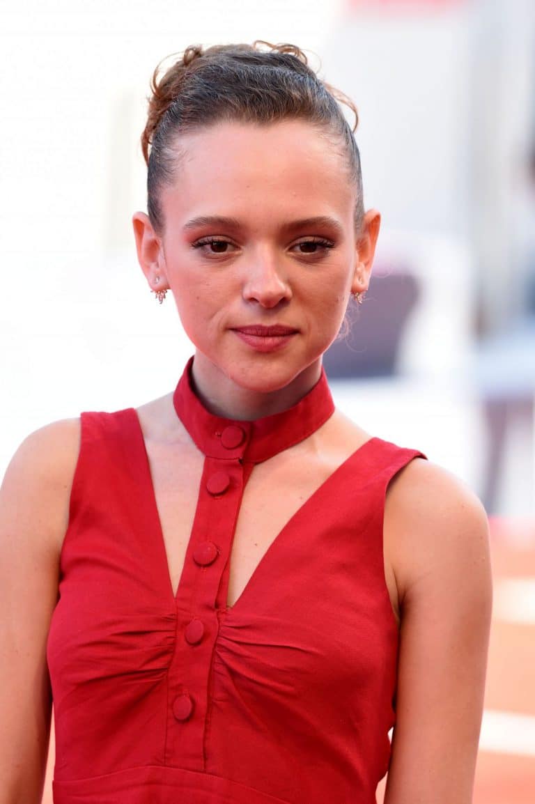 Shira Haas - Biography, Height & Life Story | Super Stars Bio