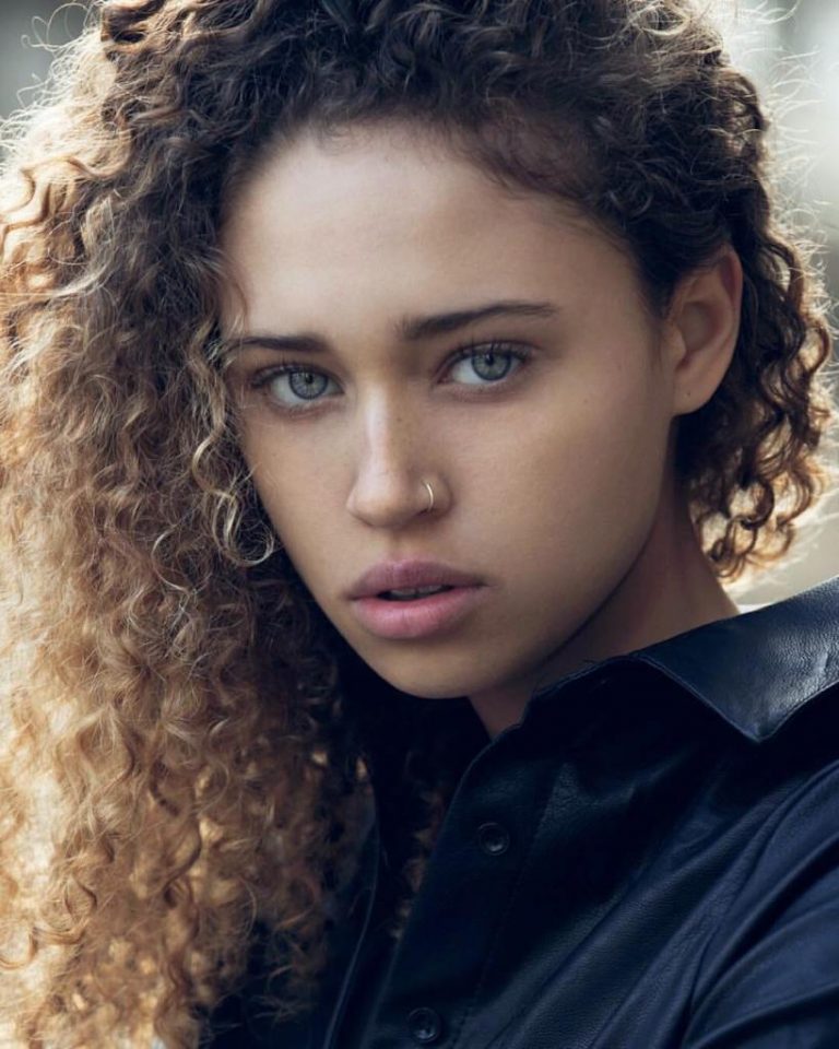 Ella-Rae Smith - Biography, Height & Life Story | Super Stars Bio