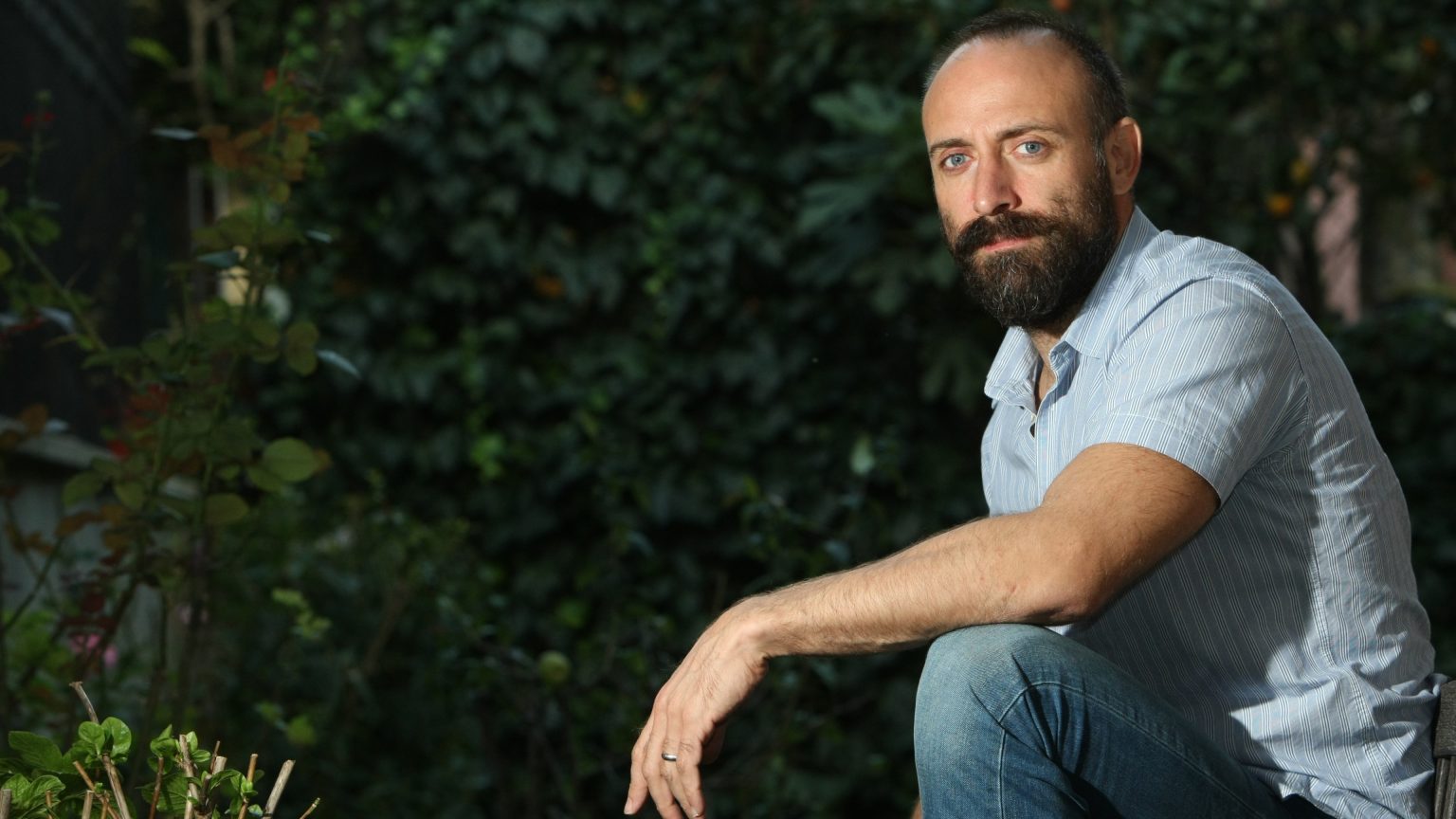 Halit Ergenç - Biography, Height & Life Story | Super Stars Bio