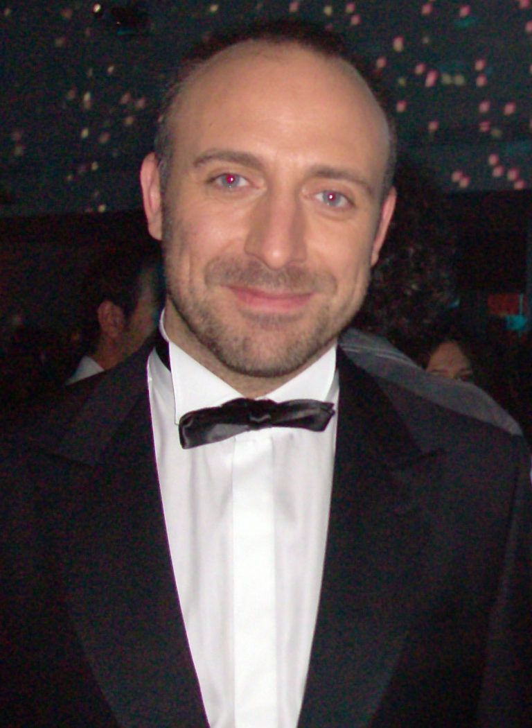 Halit Ergenç - Biography, Height & Life Story | Super Stars Bio