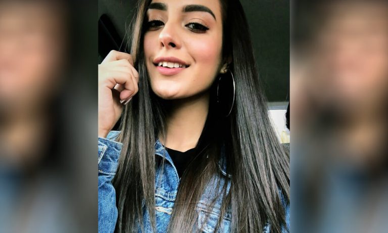 Iqra Aziz - Biography, Height & Life Story | Super Stars Bio