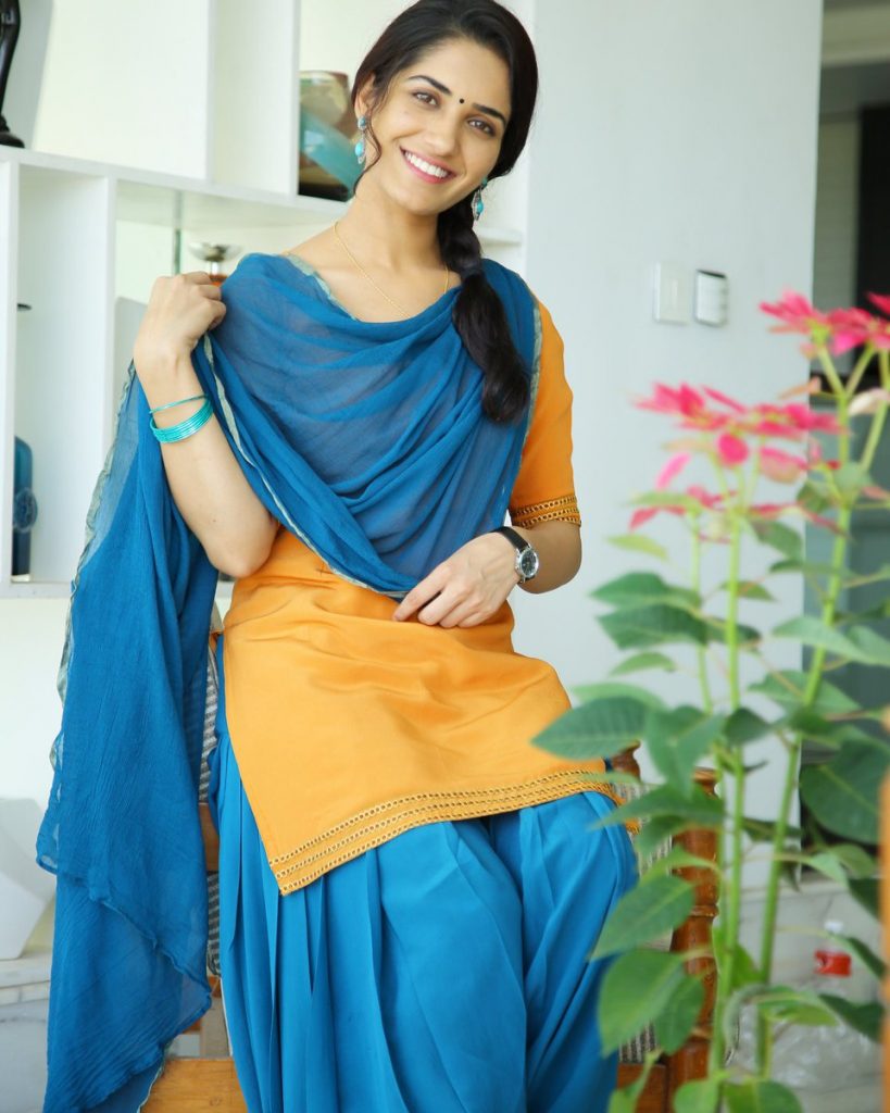 Ruhani Sharma - Biography, Height & Life Story | Super Stars Bio