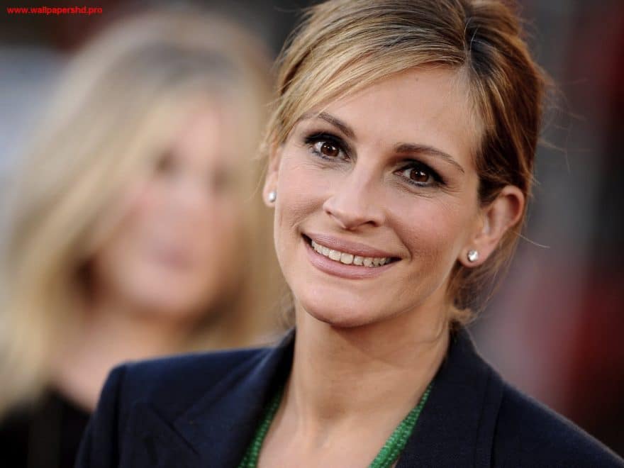Julia Roberts - Biography, Height & Life Story | Super Stars Bio