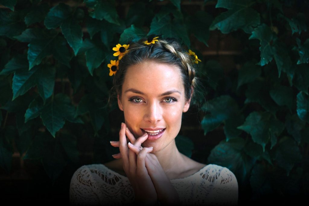 Rachel Skarsten - Biography, Height & Life Story | Super Stars Bio