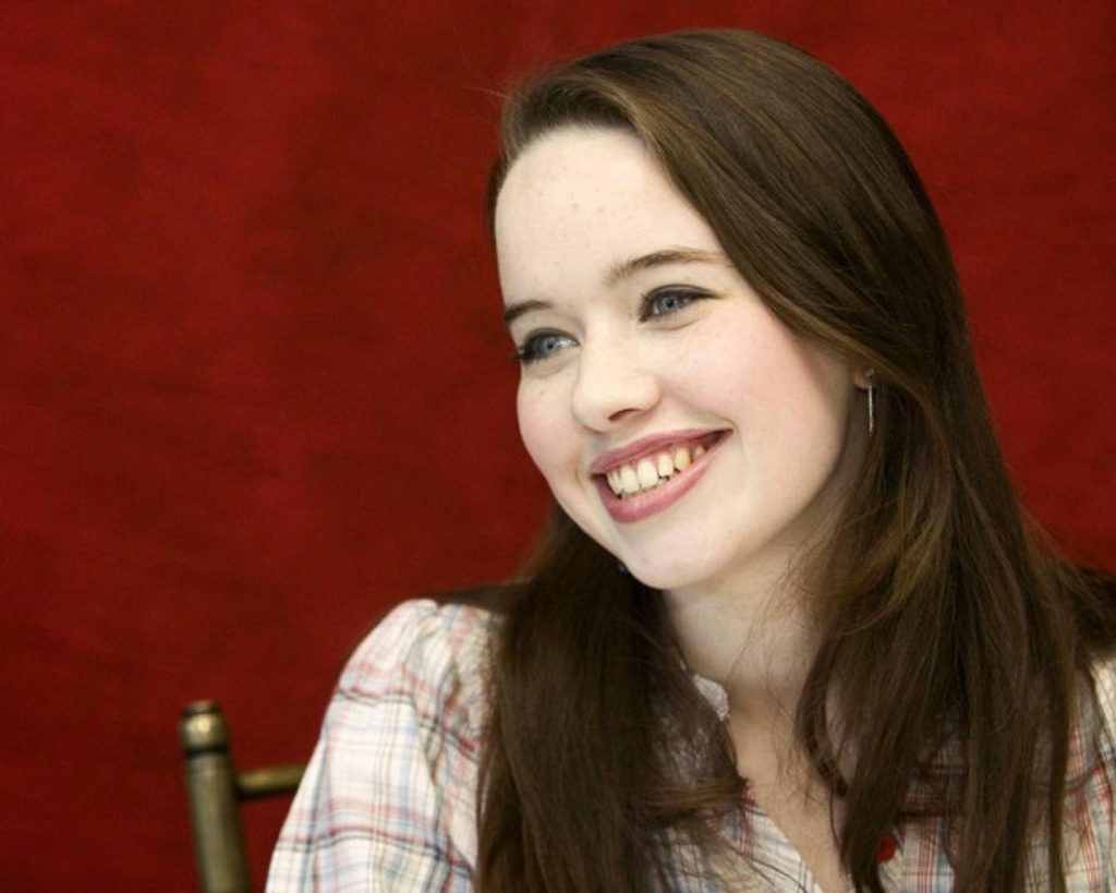 Anna Popplewell - Biography, Height & Life Story | Super Stars Bio