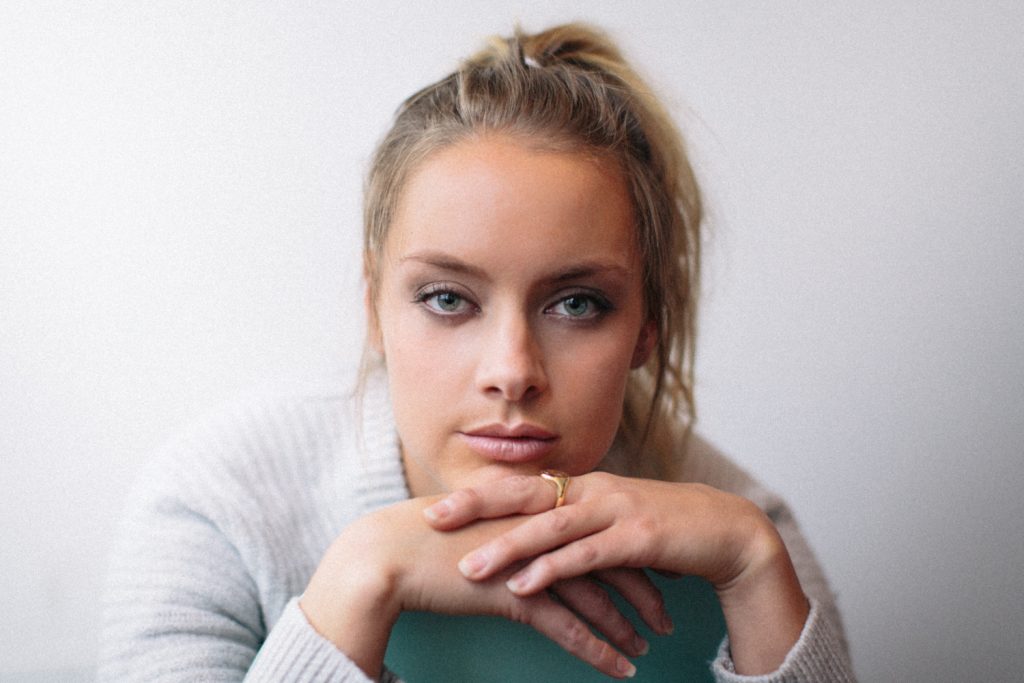 Rachel Skarsten - Biography, Height & Life Story | Super Stars Bio