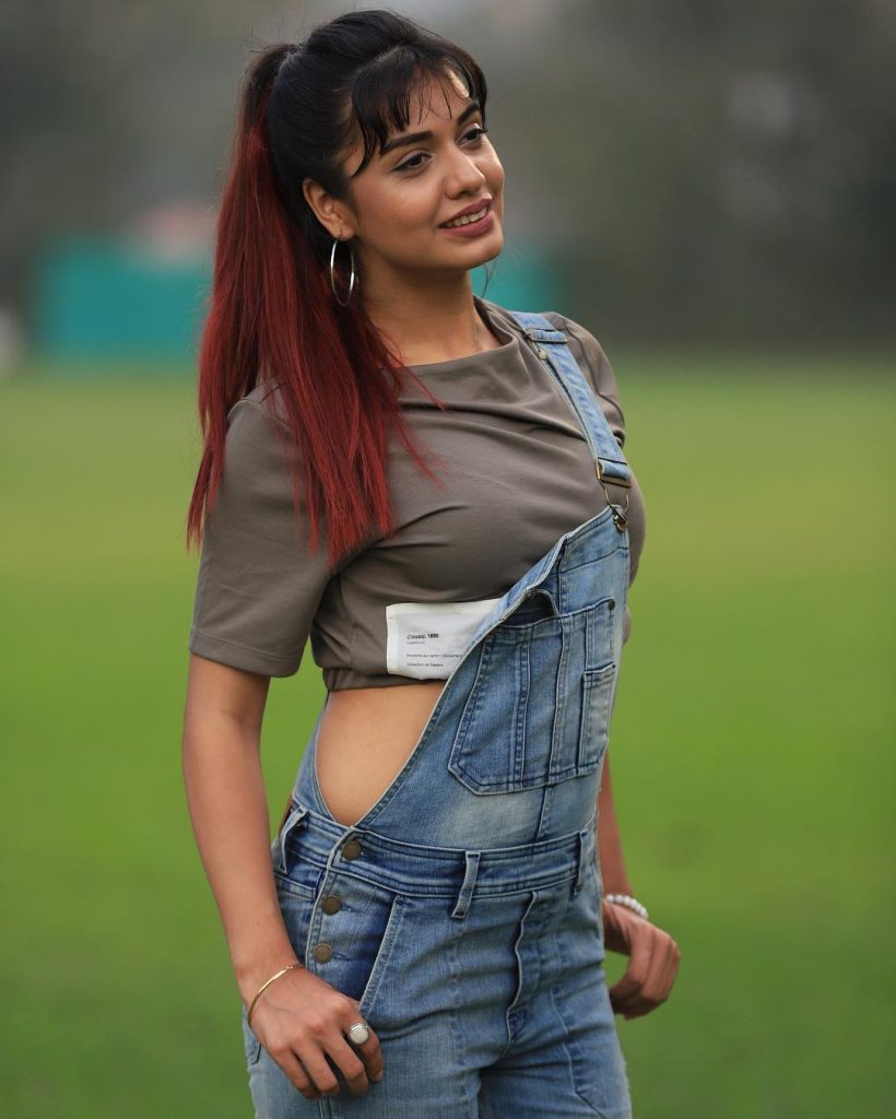 Divya Agarwal - Biography, Height & Life Story | Super Stars Bio