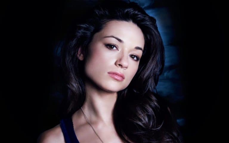 Crystal Reed - Biography, Height & Life Story | Super Stars Bio