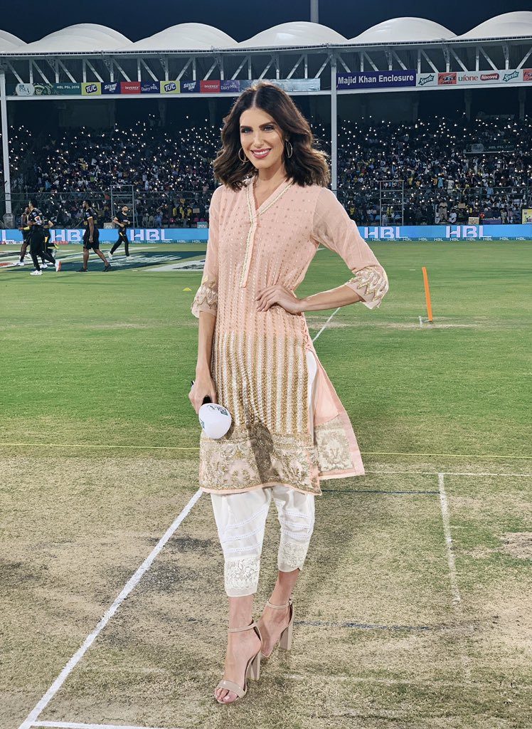 Erin Holland - Biography, Height & Life Story | Super Stars Bio