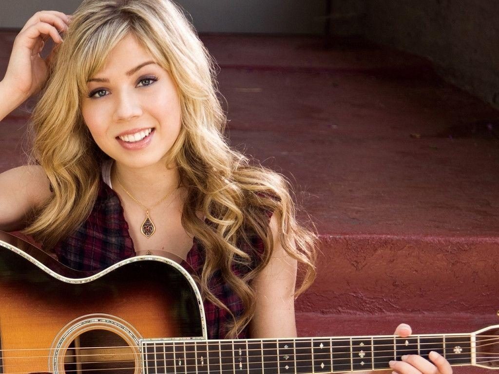 Jennette McCurdy - Biography, Height & Life Story | Super Stars Bio