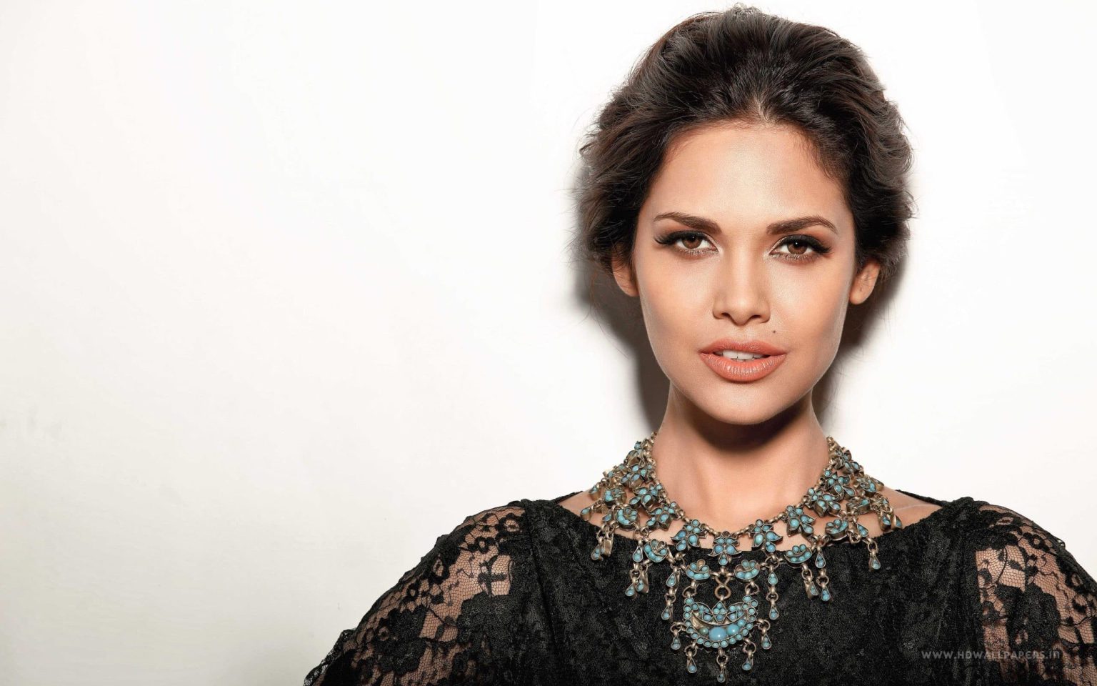 Esha Gupta - Biography, Height & Life Story | Super Stars Bio