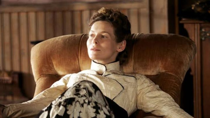 Alice Krige - Biography, Height & Life Story | Super Stars Bio