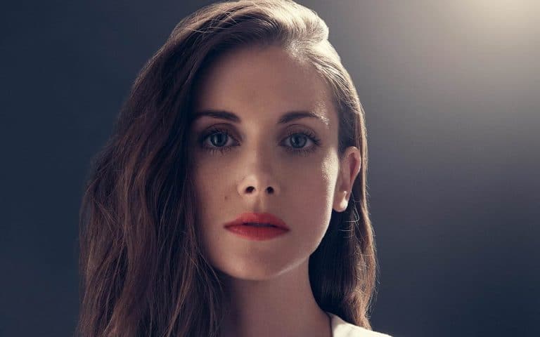 Alison Brie - Biography, Height & Life Story | Super Stars Bio