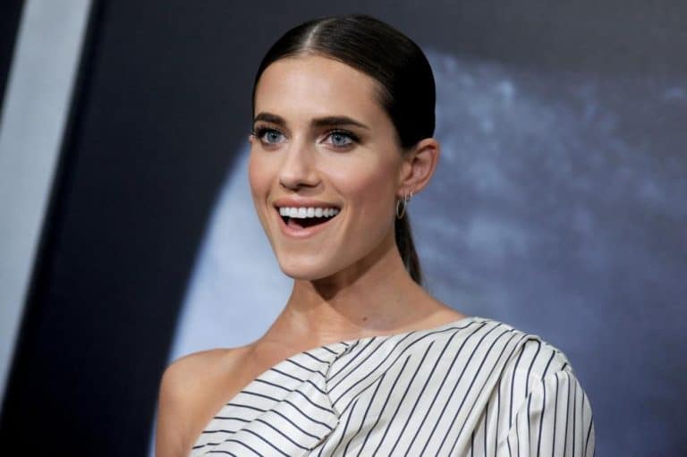 Allison Williams - Biography, Height & Life Story | Super Stars Bio
