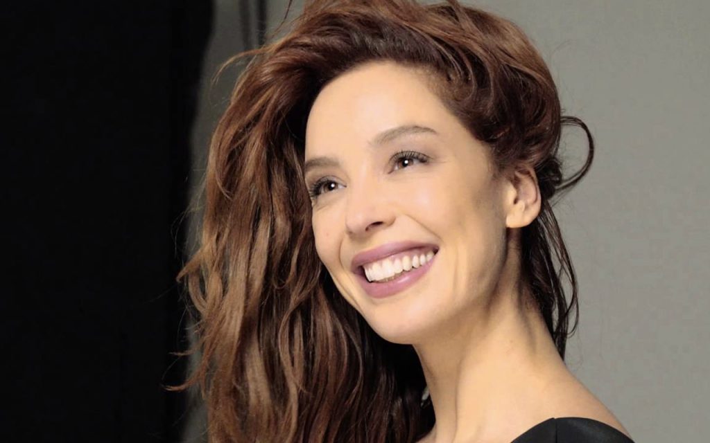 Azra Akın - Biography, Height & Life Story | Super Stars Bio