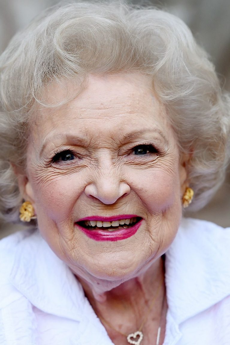 Betty White - Biography, Height & Life Story | Super Stars Bio