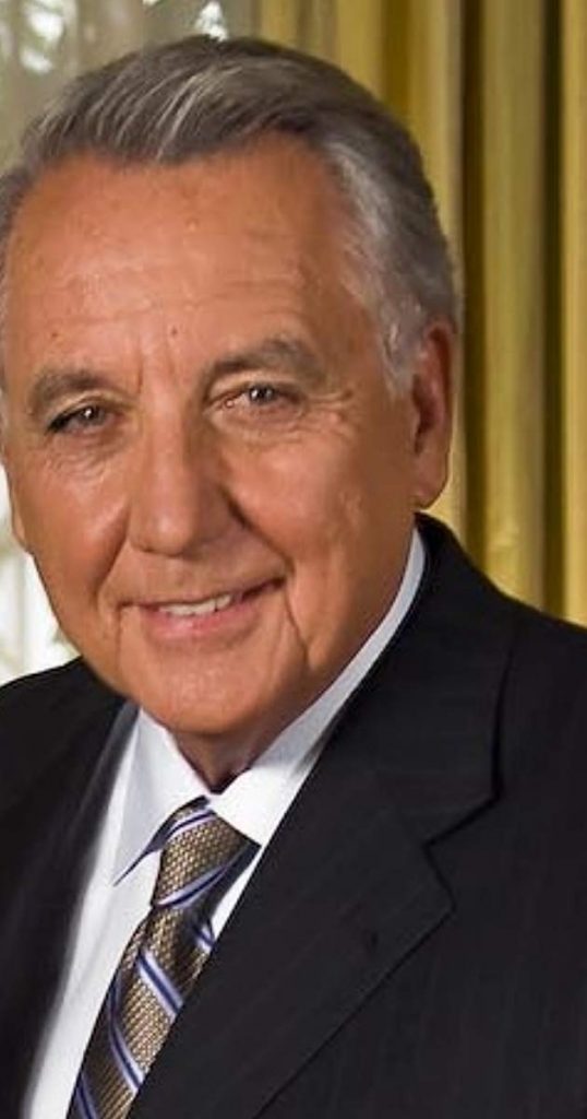 Bob Gunton - Biography, Height & Life Story | Super Stars Bio