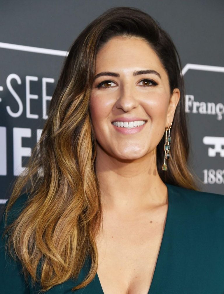 D'Arcy Carden - Biography, Height & Life Story | Super Stars Bio