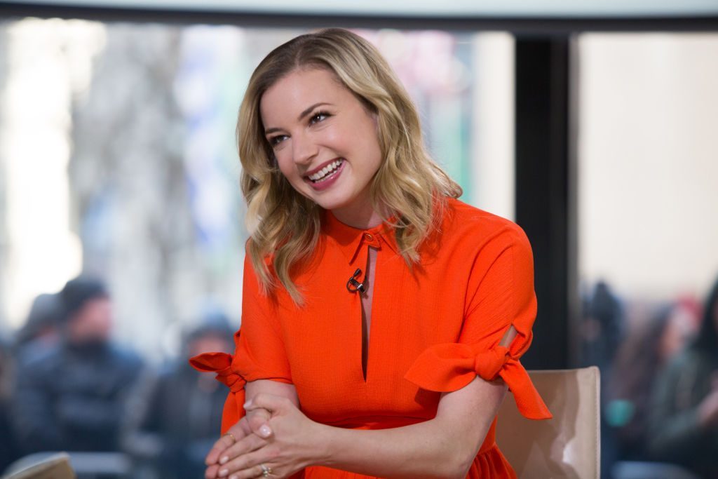 Emily VanCamp - Biography, Height & Life Story | Super Stars Bio