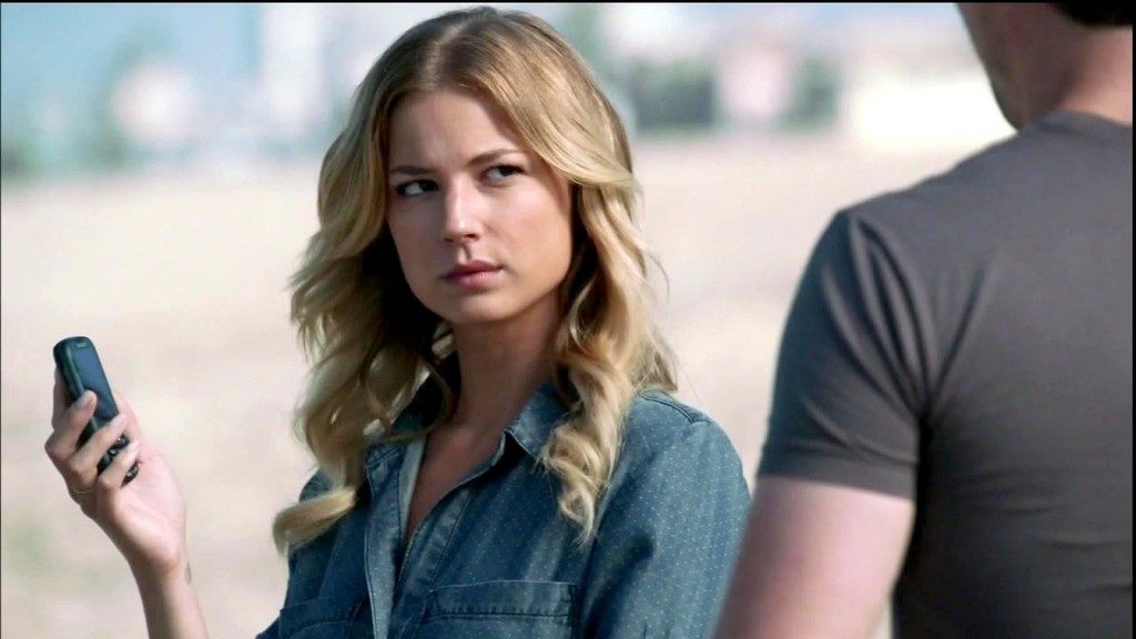 Emily VanCamp - Biography, Height & Life Story | Super Stars Bio