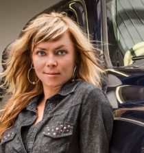 Ali Liebert - Biography, Height & Life Story | Super Stars Bio