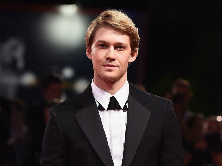Joe Alwyn - Biography, Height & Life Story | Super Stars Bio